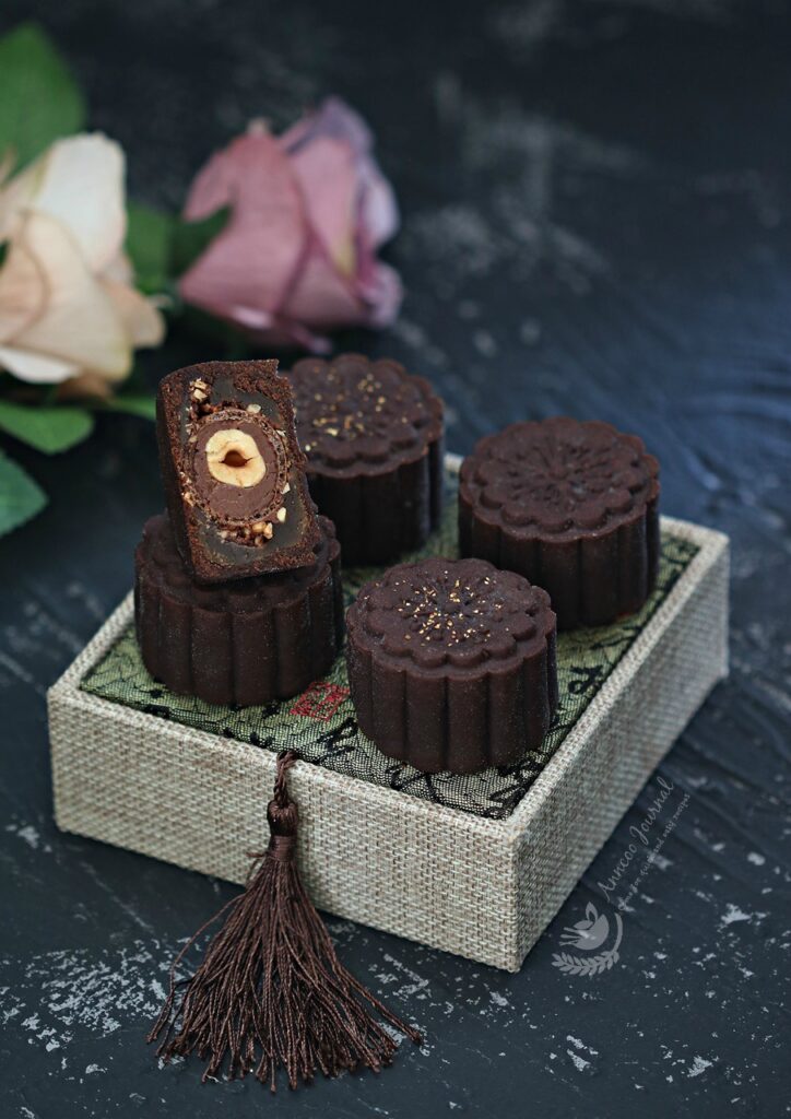 Chocolate Mooncake with Ferrero Rocher 金沙巧克力月饼 - Anncoo Journal